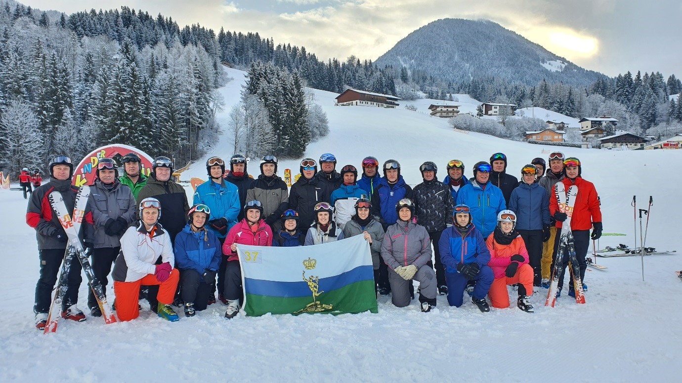 37th Signal Regiment hit the slopes